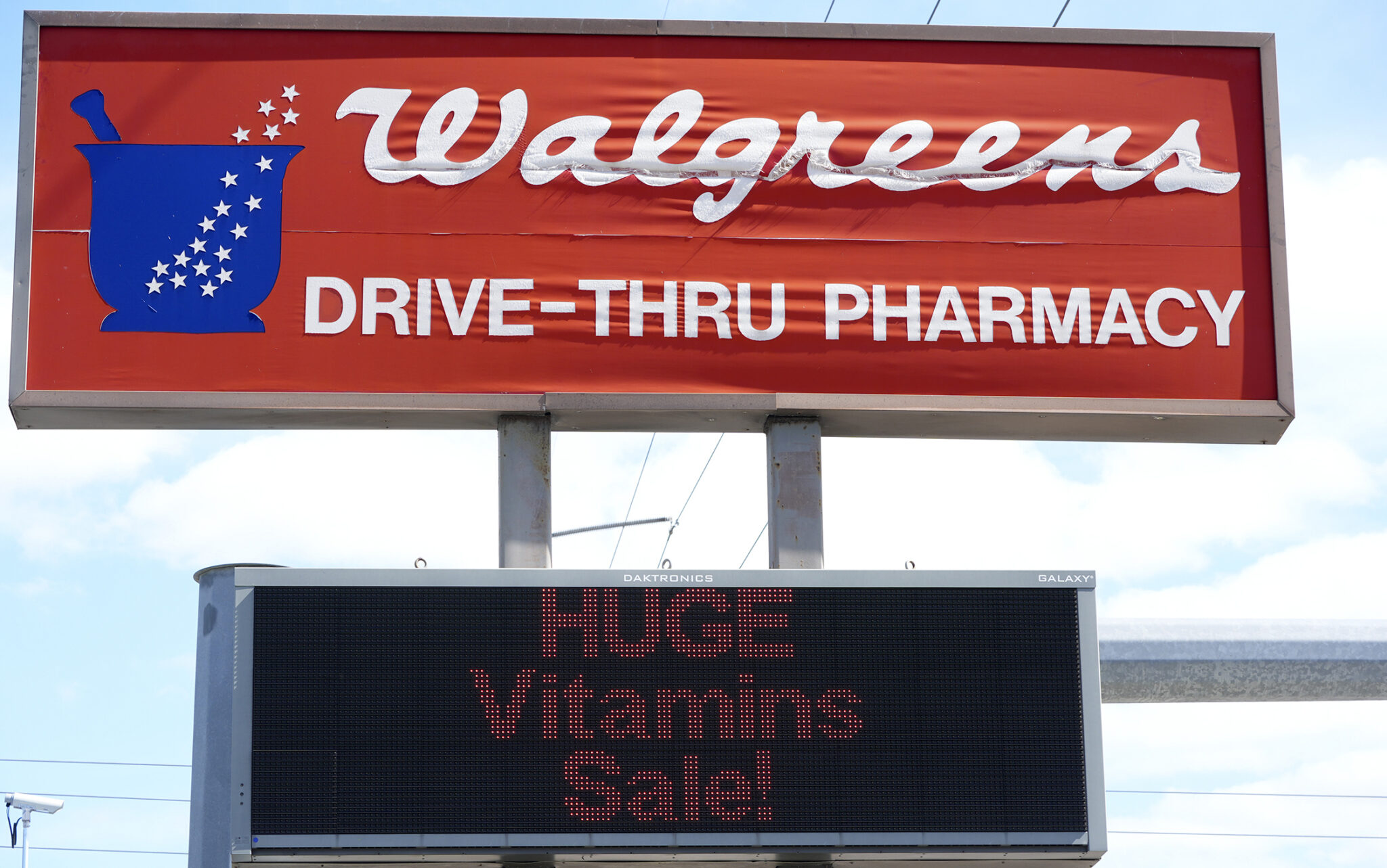 Walgreens beats Q1 forecast amid turnaround efforts